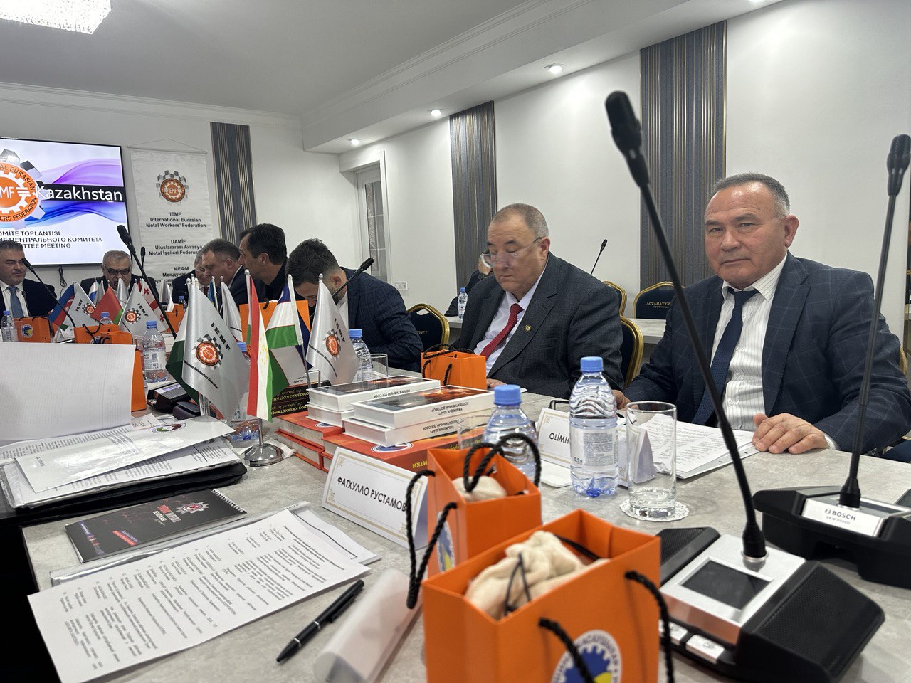 Astana shahrida Yevroosiyo mamlakatlari metall ishchilari kasaba uyushmalari Markaziy Qo ...